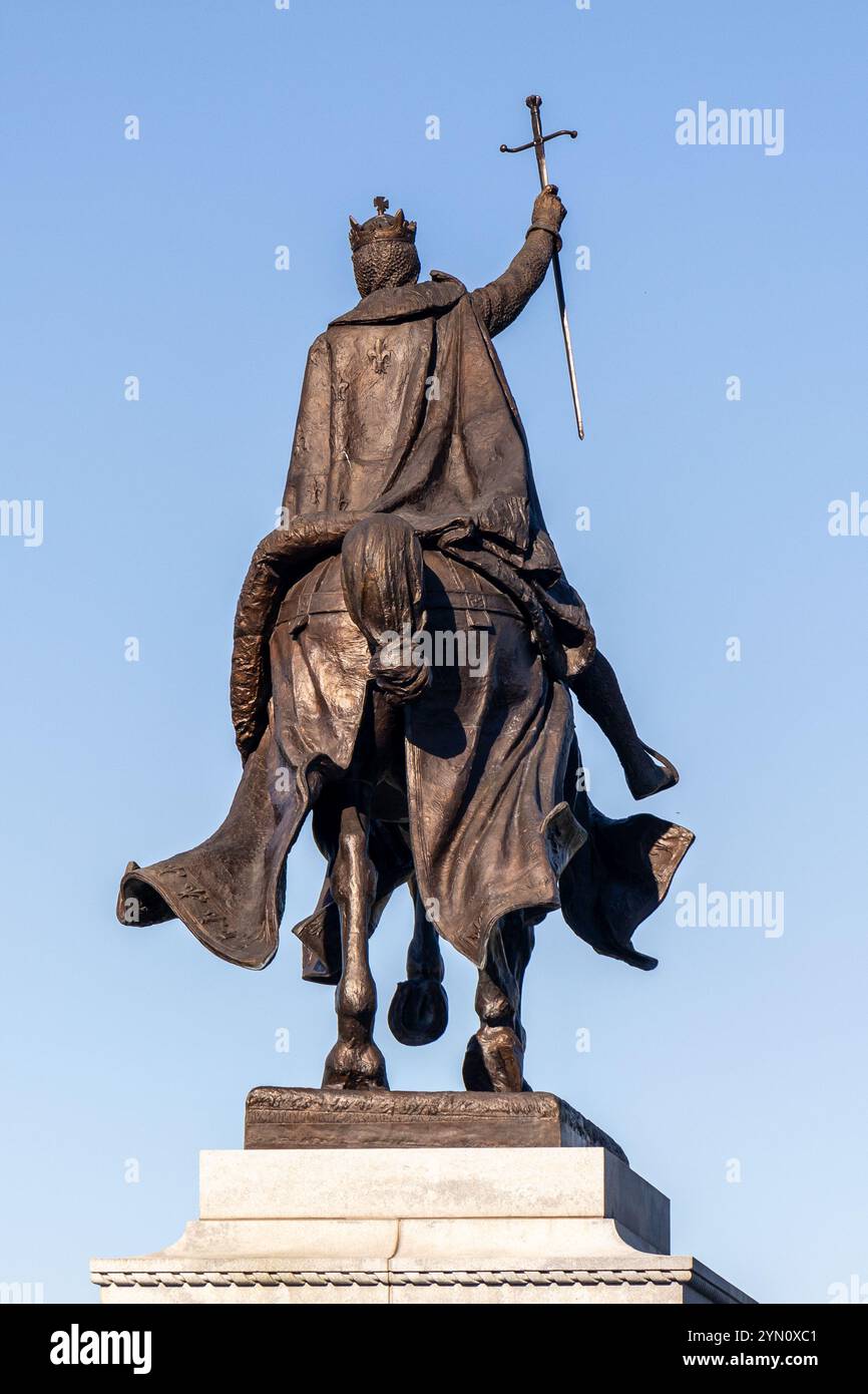 ST. LOUIS, MISSOURI USA - OCTOBER 5, 2024: A statue of King Louis IX of ...