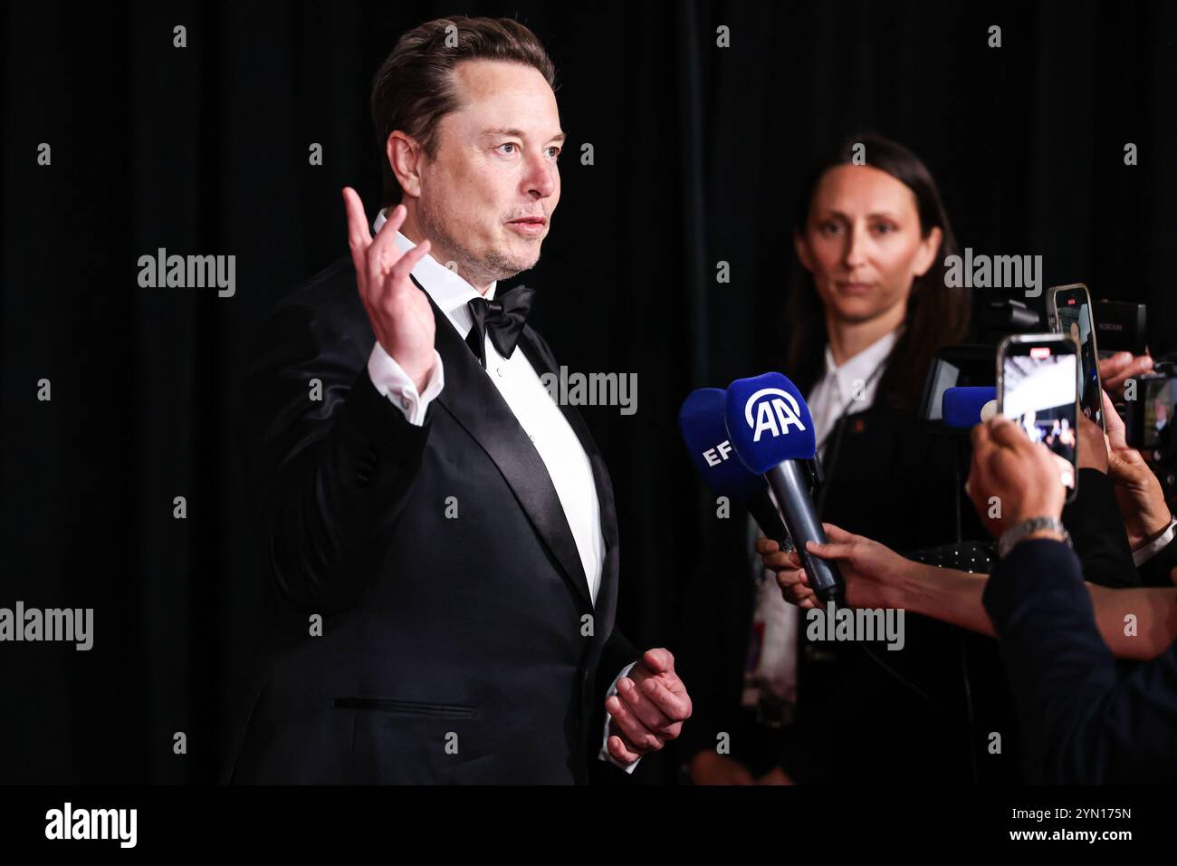 (FILE) Elon Musk Is Pushing U.S. Vice President-elect JD Vance Aside As ...