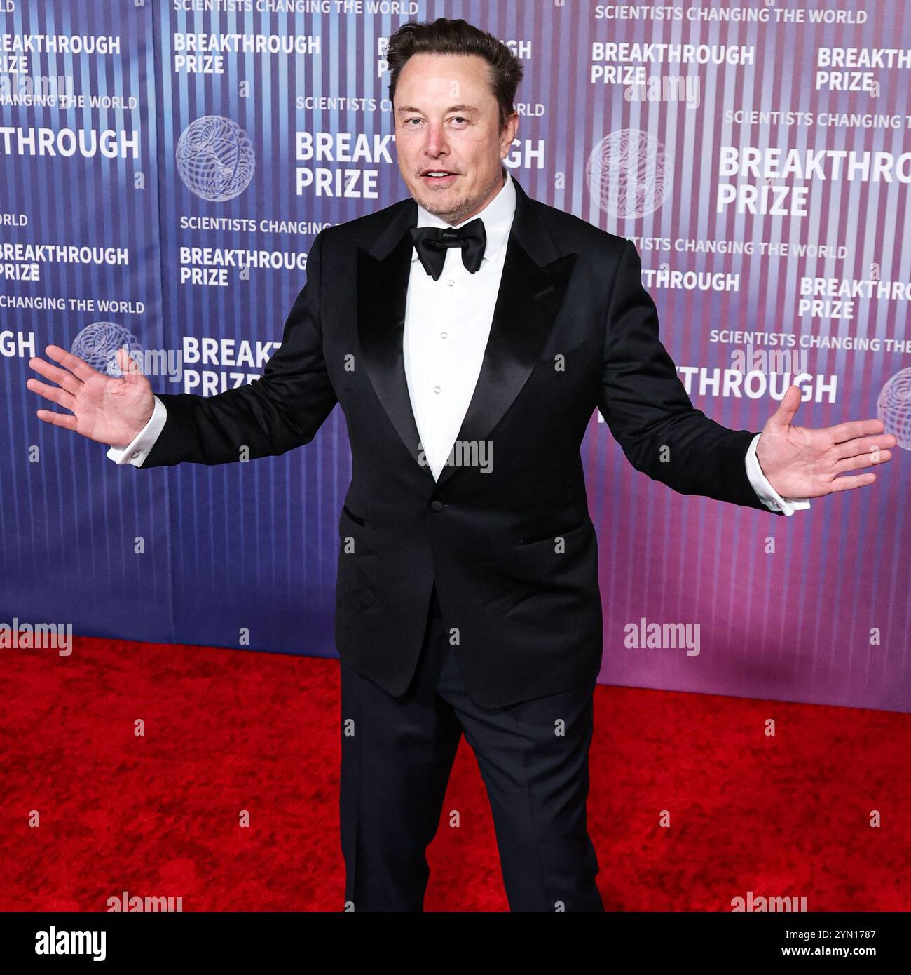 (FILE) Elon Musk Is Pushing U.S. Vice President-elect JD Vance Aside As ...