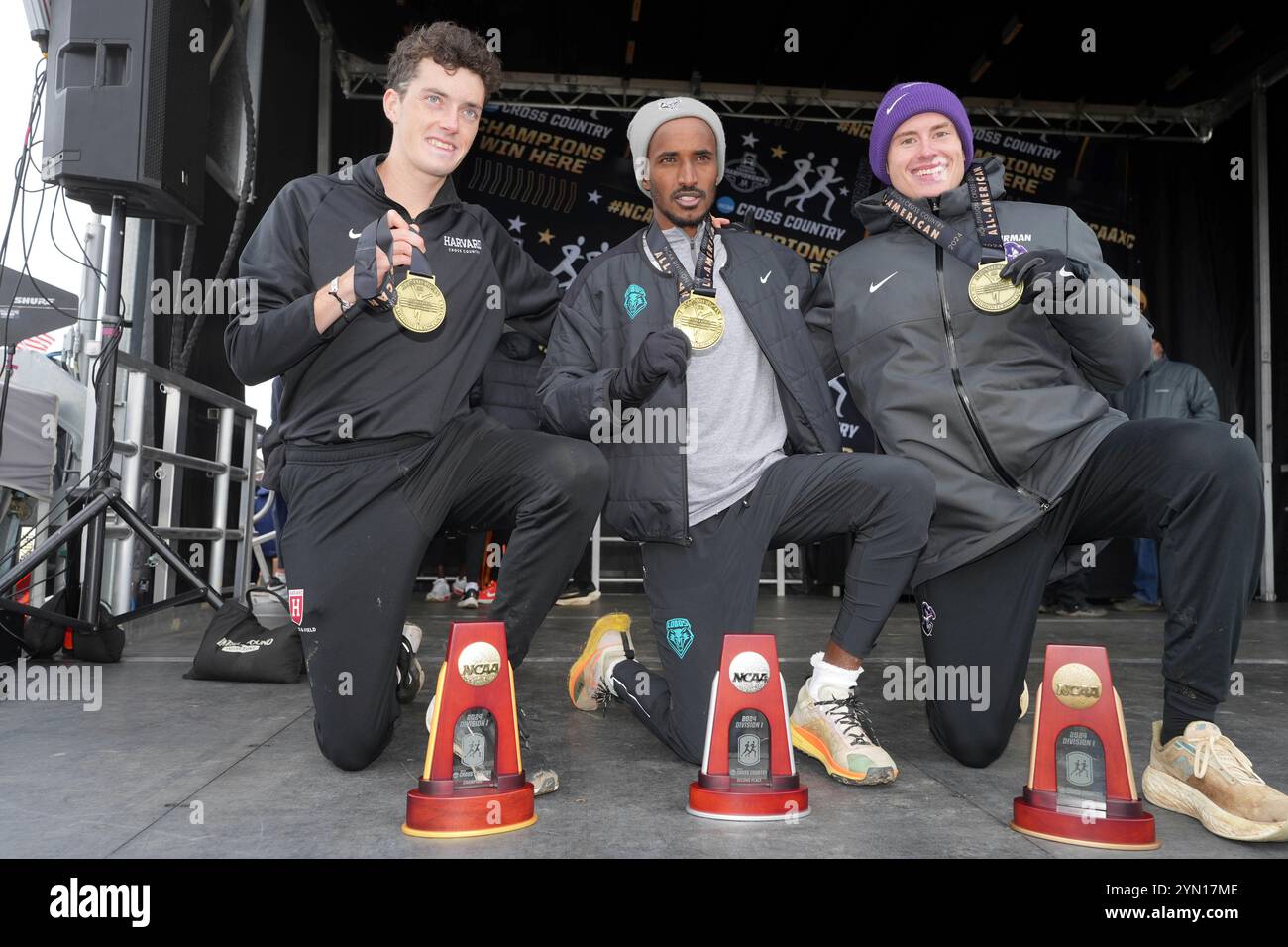 Men's winner Graham Blanks of Harvard (left), runner-up Habtom Samuel ...