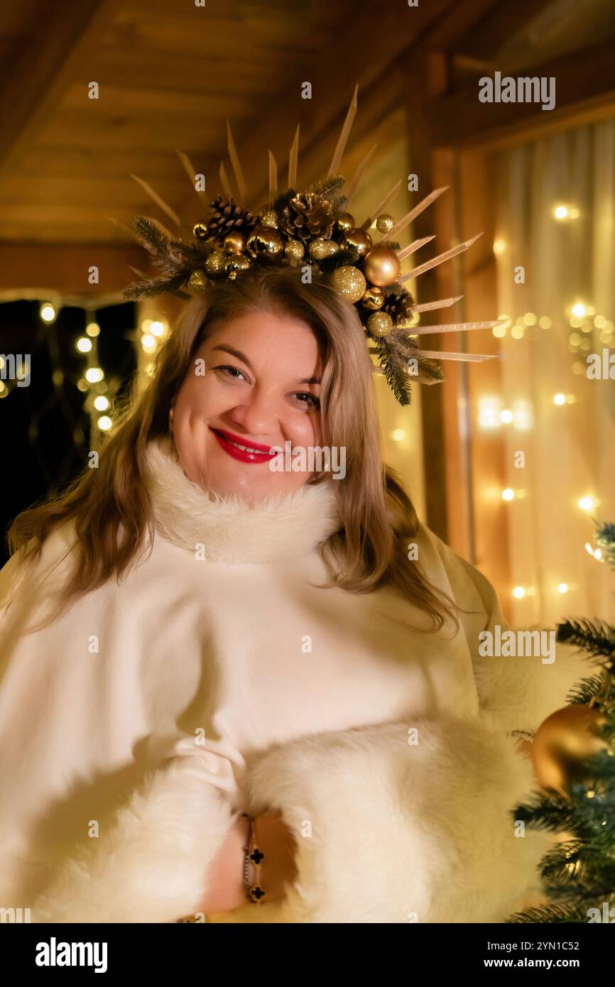 Woman Christmas Crown Smiling Decorated - A woman wearing a festive ...