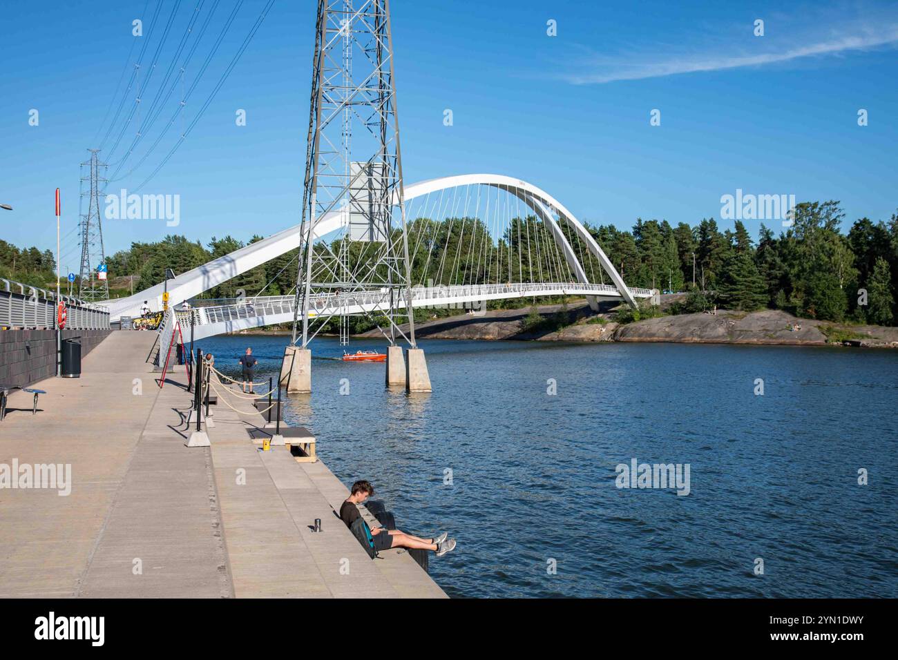 Isoisänsilta, a pedestrian and cycle bridge from Kalasatama district to ...