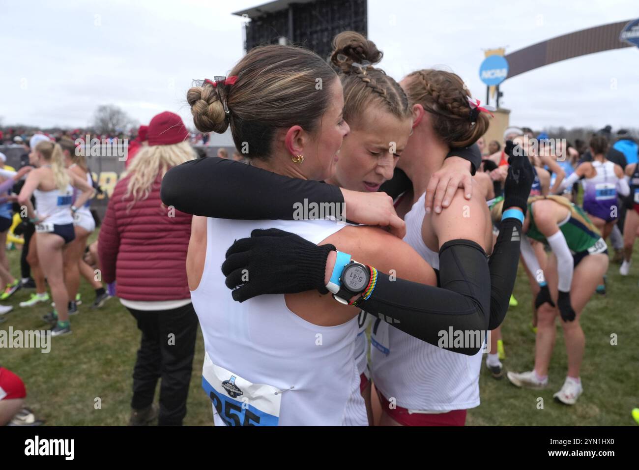 Madison, United States. 23rd Nov, 2024. Hannah Gapes (left), Angelina ...