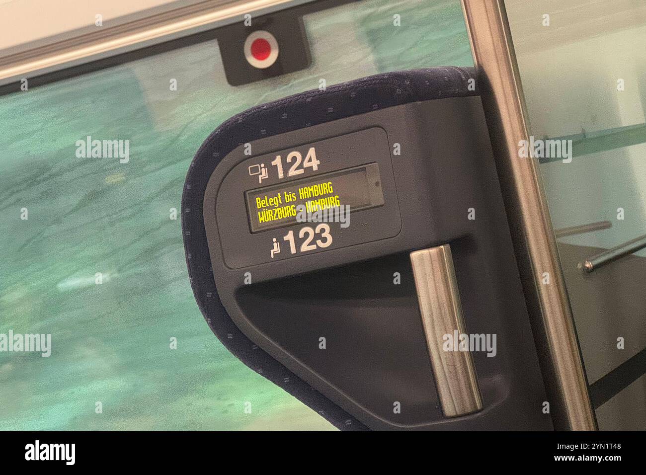 Anzeige Sitzplatzreservierung,reservierter Platz in einem ICE Zug,DB ...