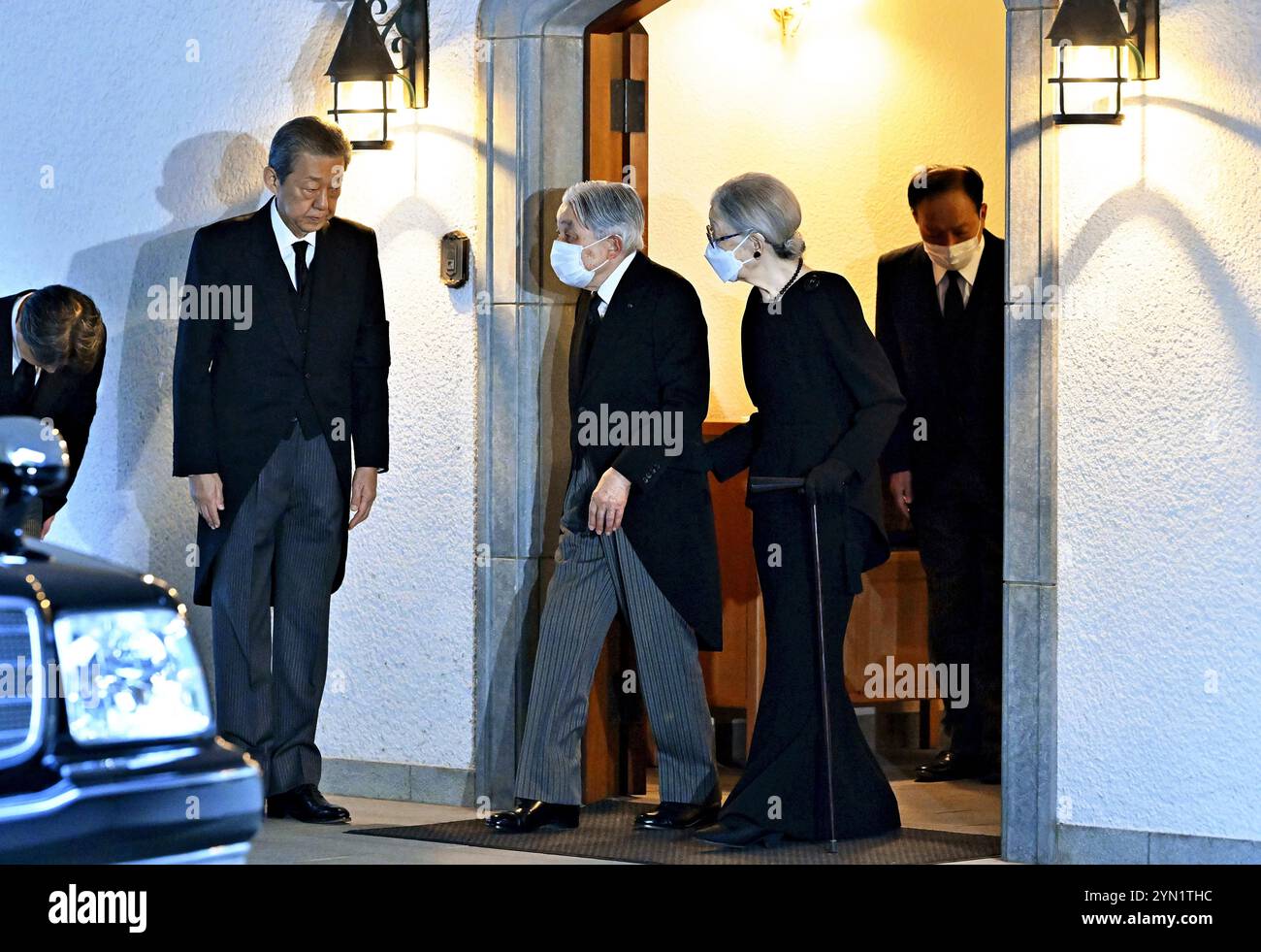 Japanese Emperor Emeritus Akihito and Empress Emerita Michiko visit the ...