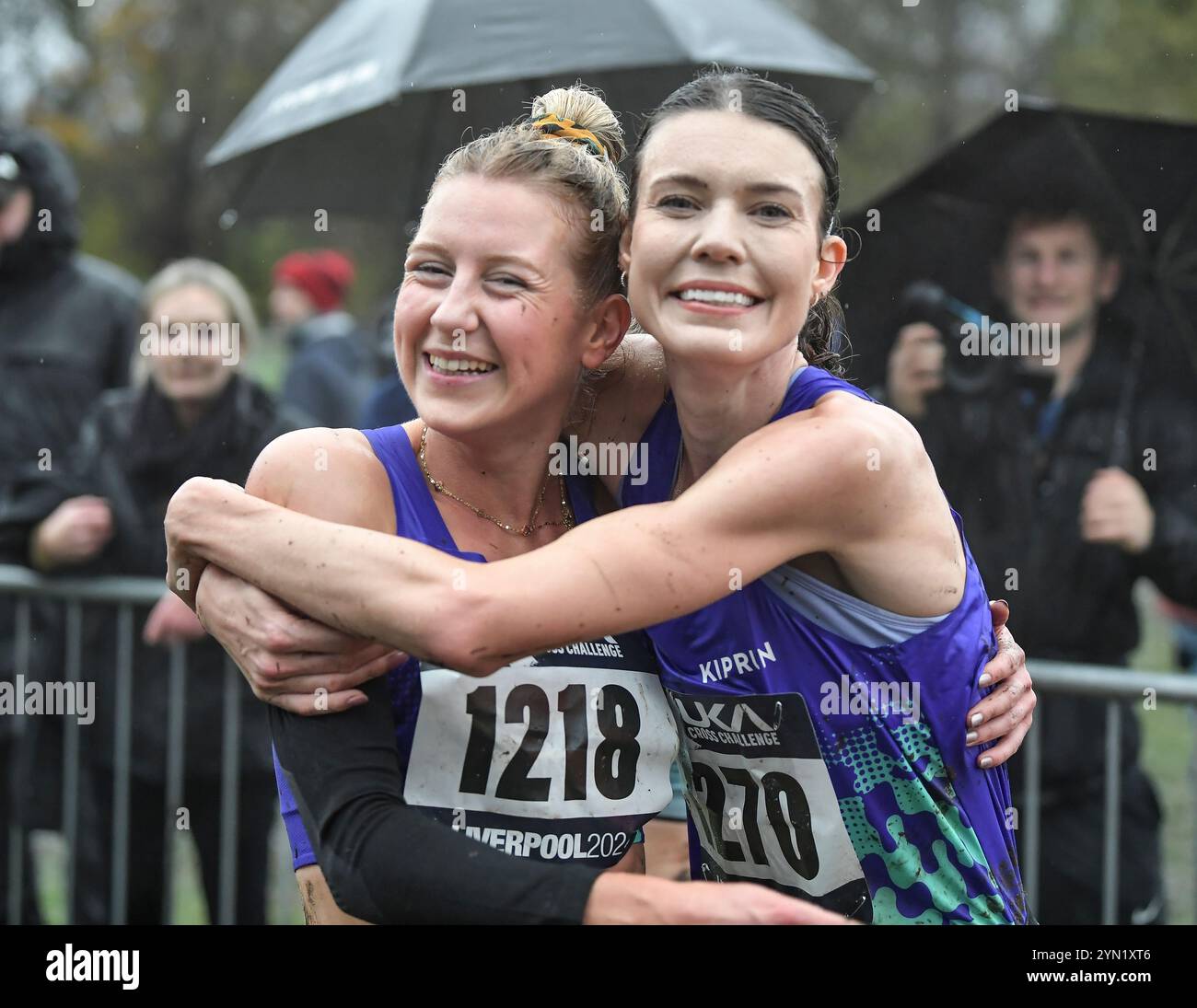 Kate Axford of Belgrave Harriers and Abbie Donnelly of Lincoln ...
