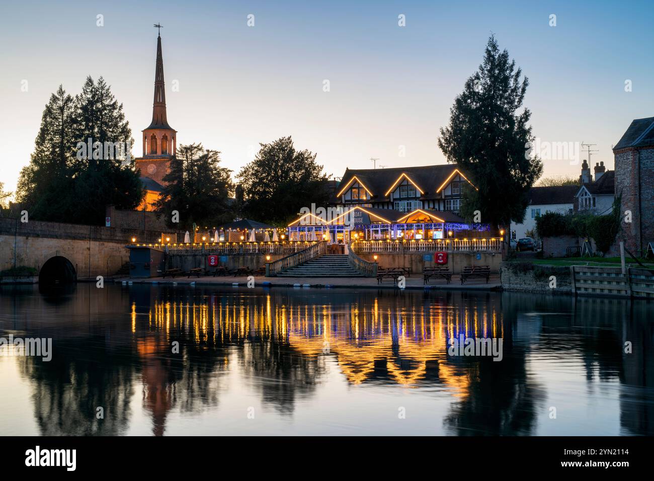 Silhouette wallingford bridge hi-res stock photography and images - Alamy
