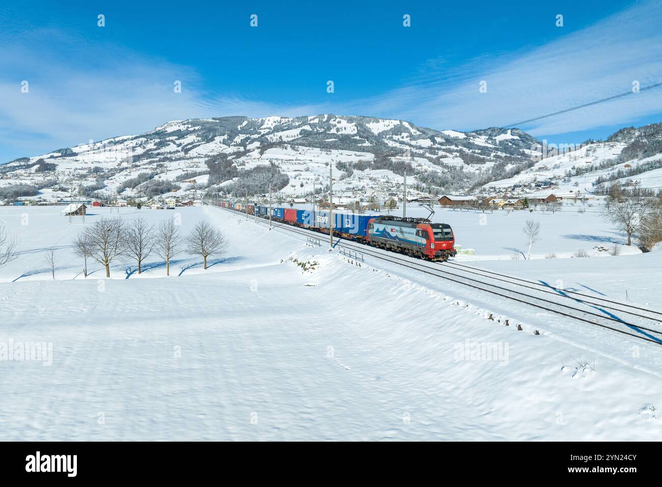 Sbb swiss railways freight train hi-res stock photography and images ...