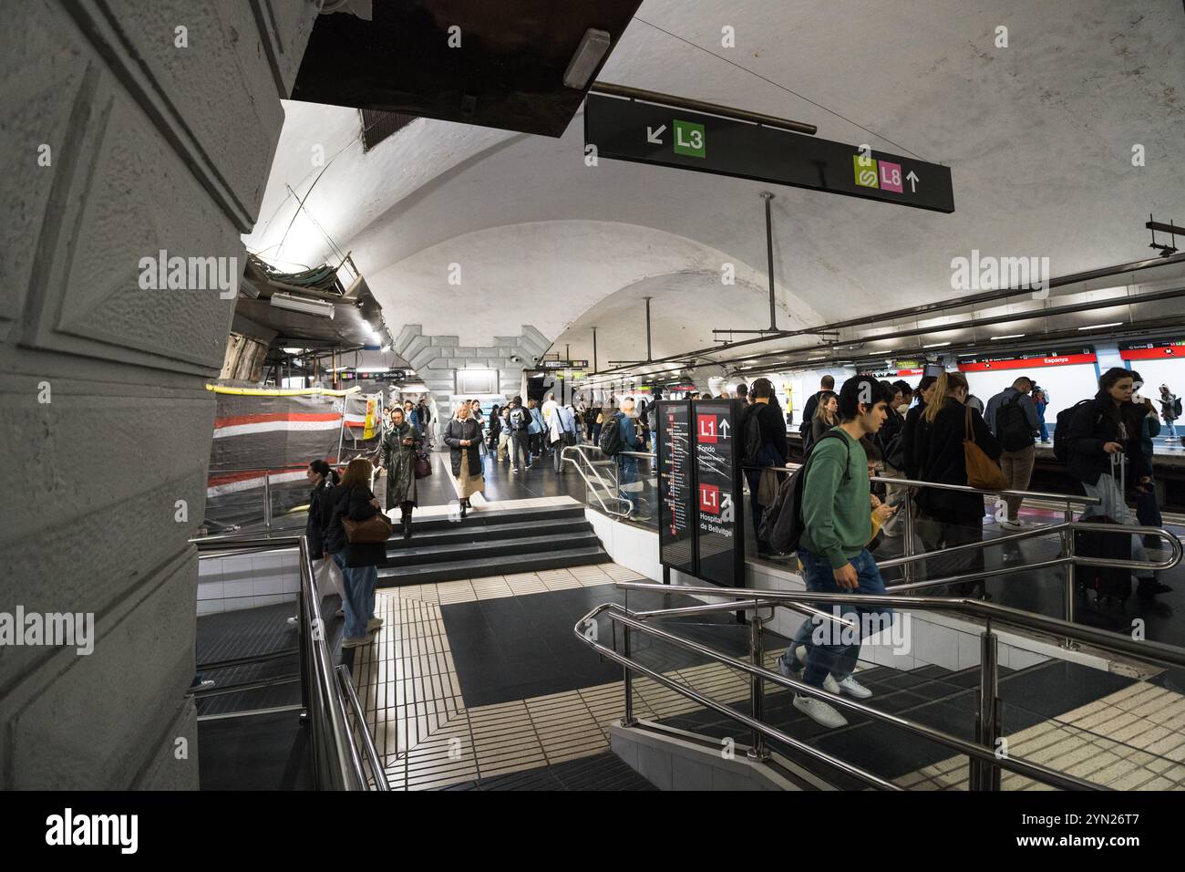 Pedestrian interchange hi-res stock photography and images - Alamy