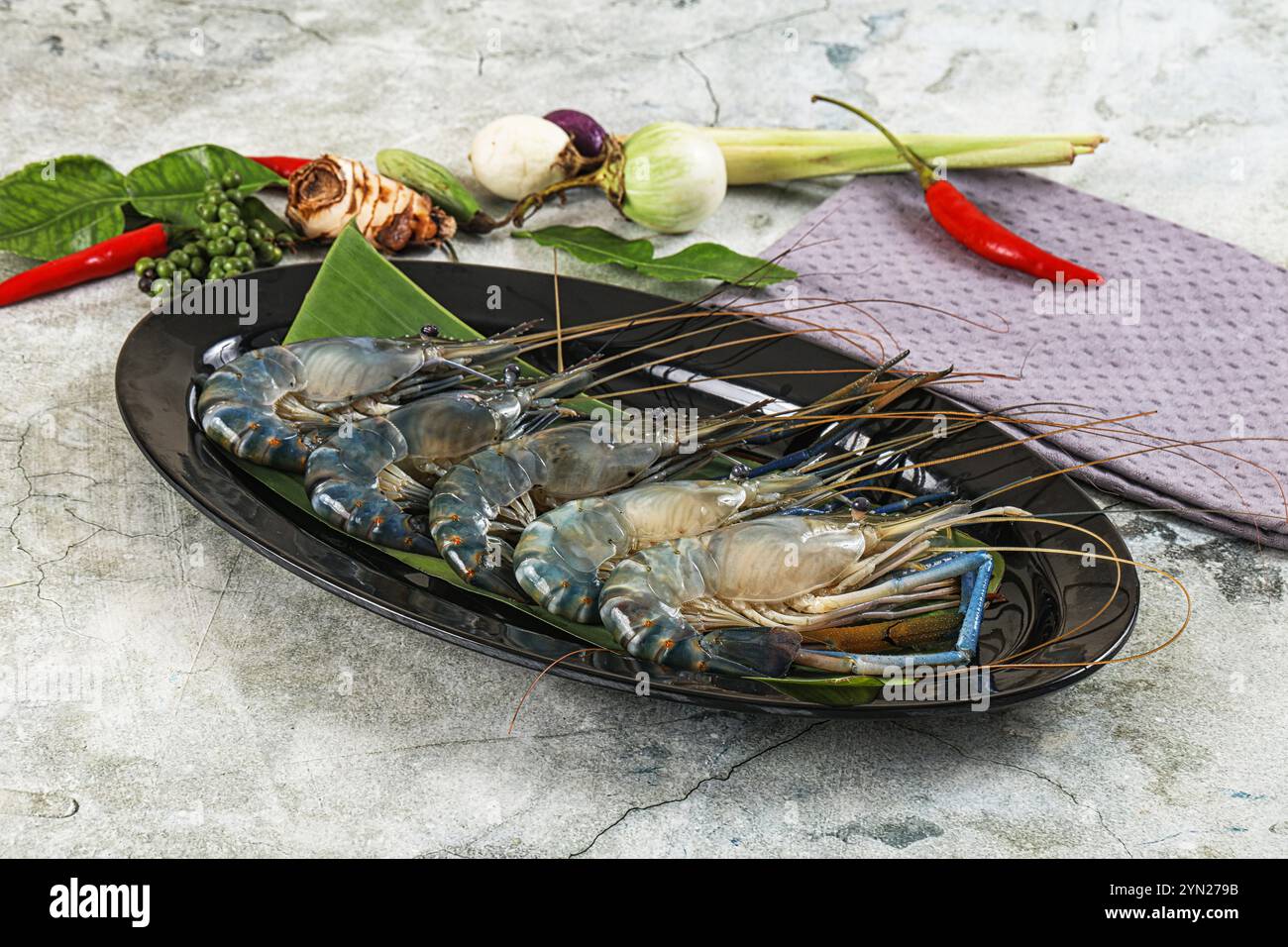 Raw blue river prawn in the plate for cooking Stock Photo - Alamy