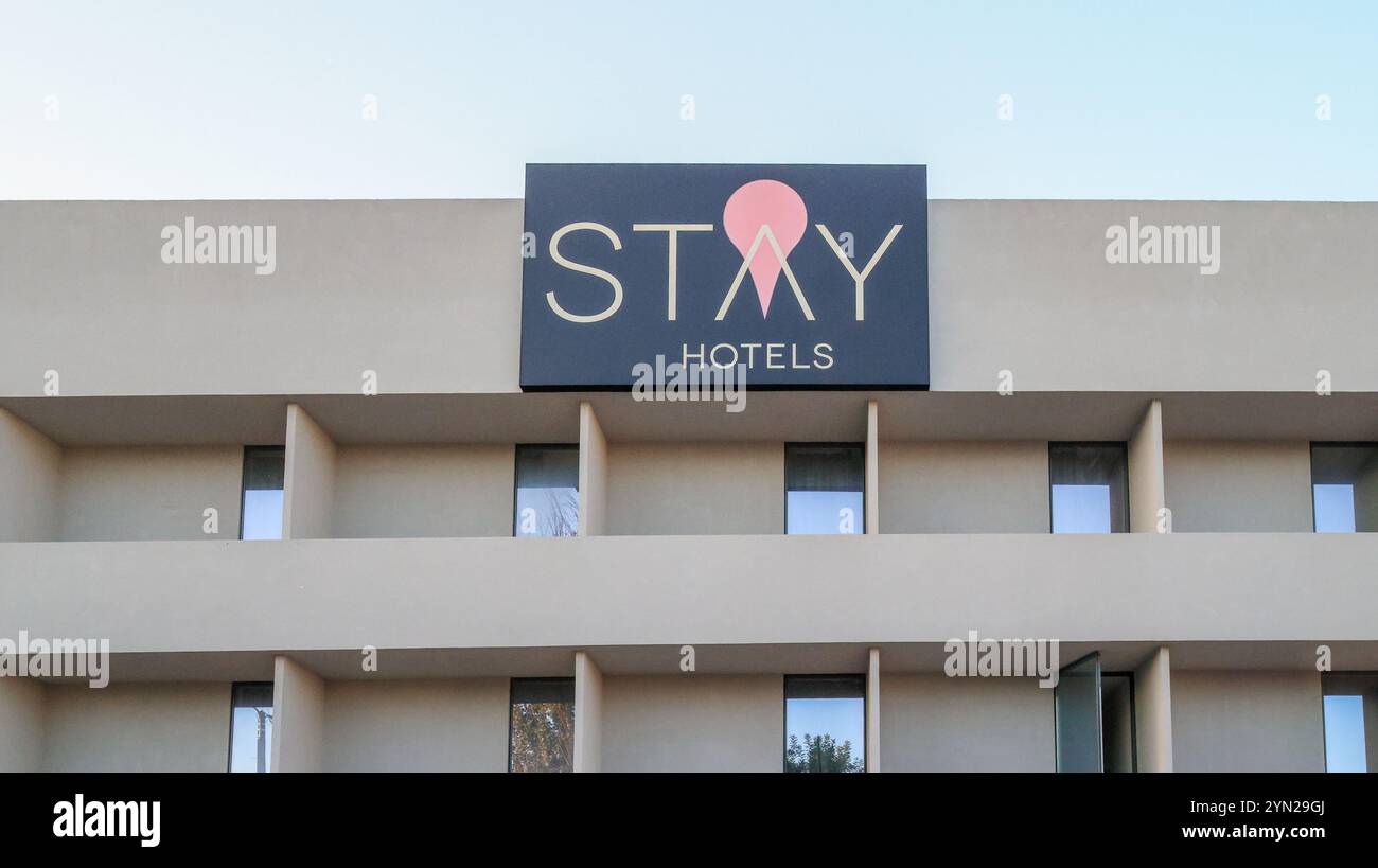 Stylish real estate logo hi-res stock photography and images - Alamy