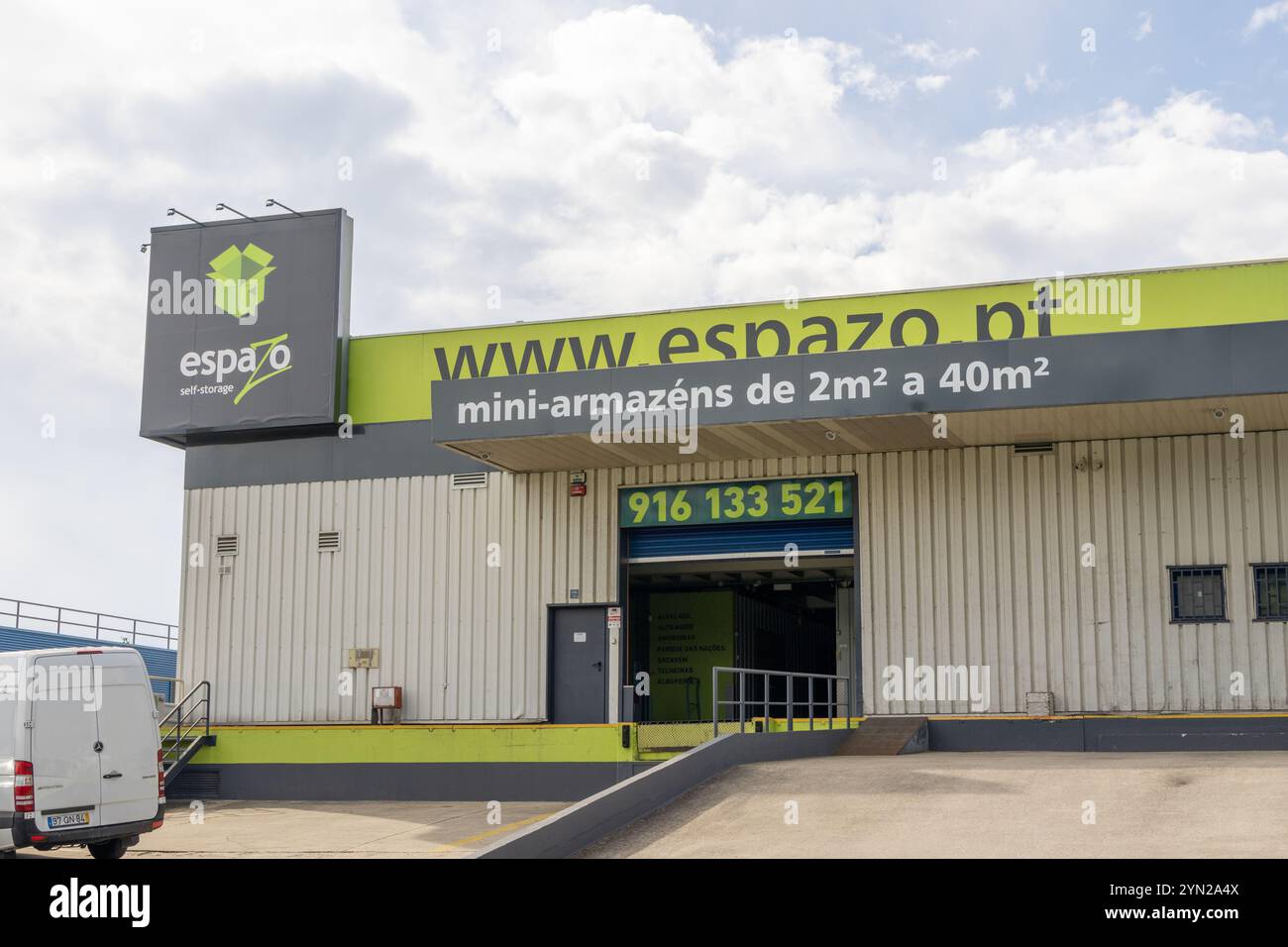 Mini warehouses hi-res stock photography and images - Alamy