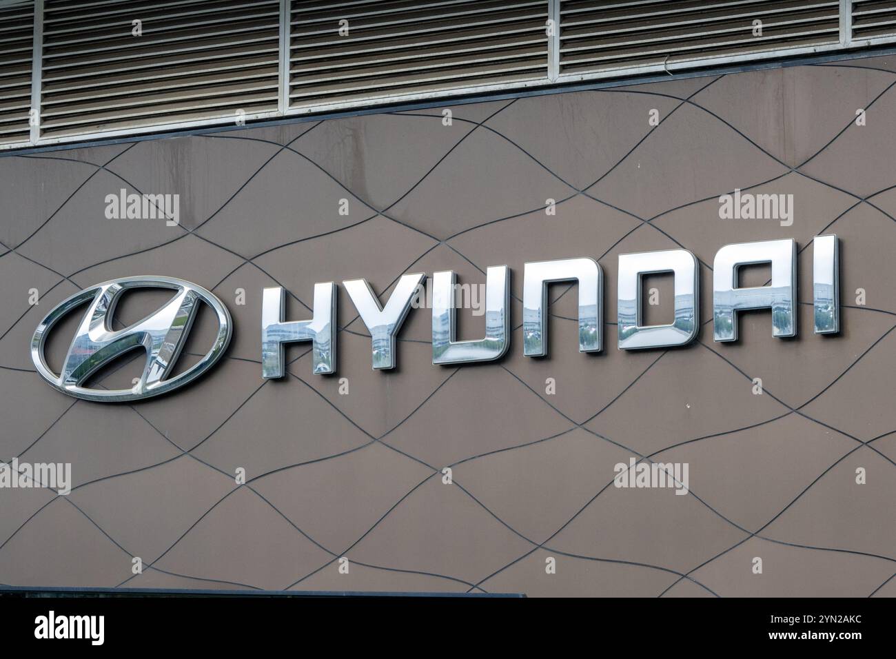 The hyundai logo hi-res stock photography and images - Alamy