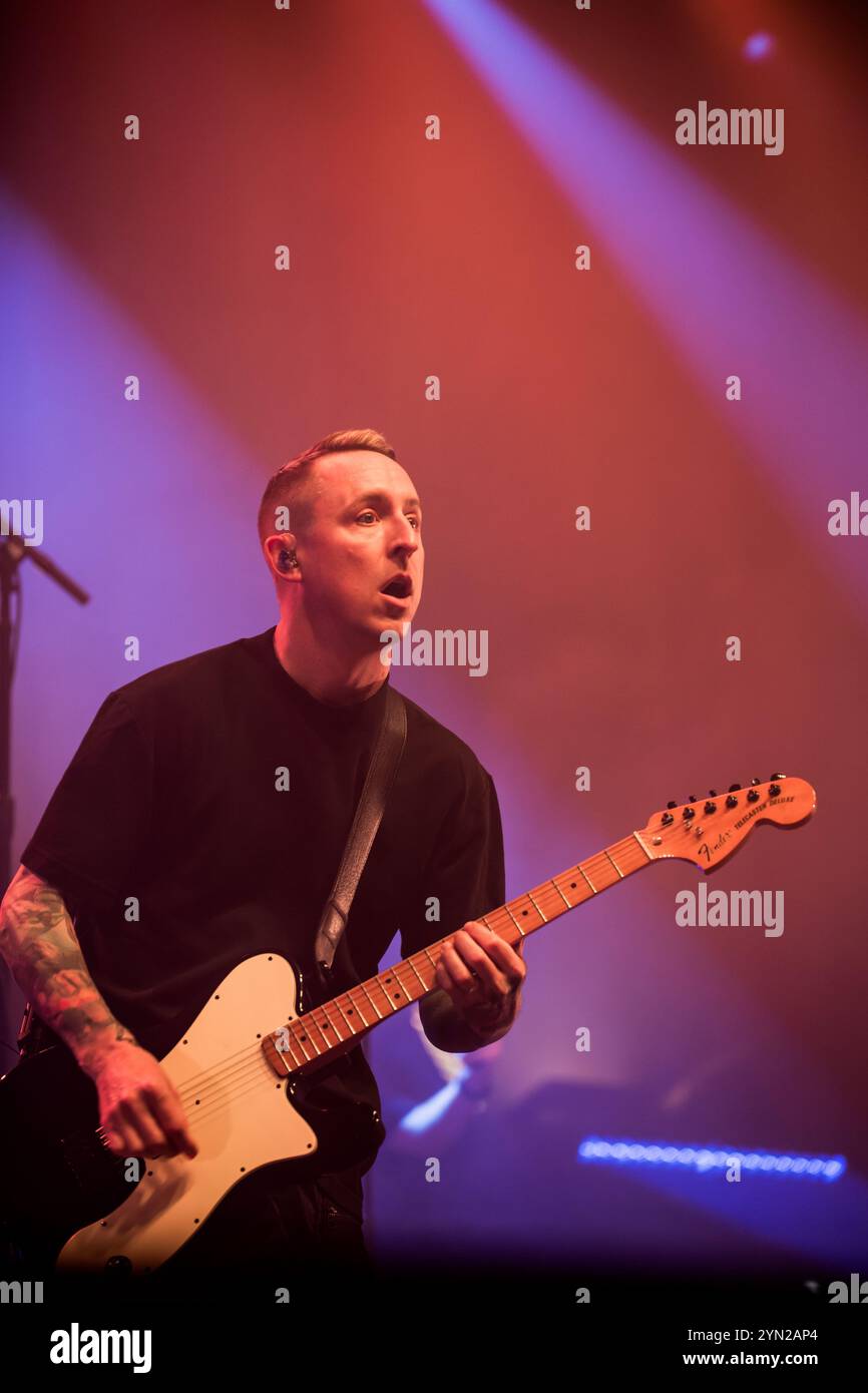Yellowcard live at o2 victoria warehouse manchester uk, 13th november ...