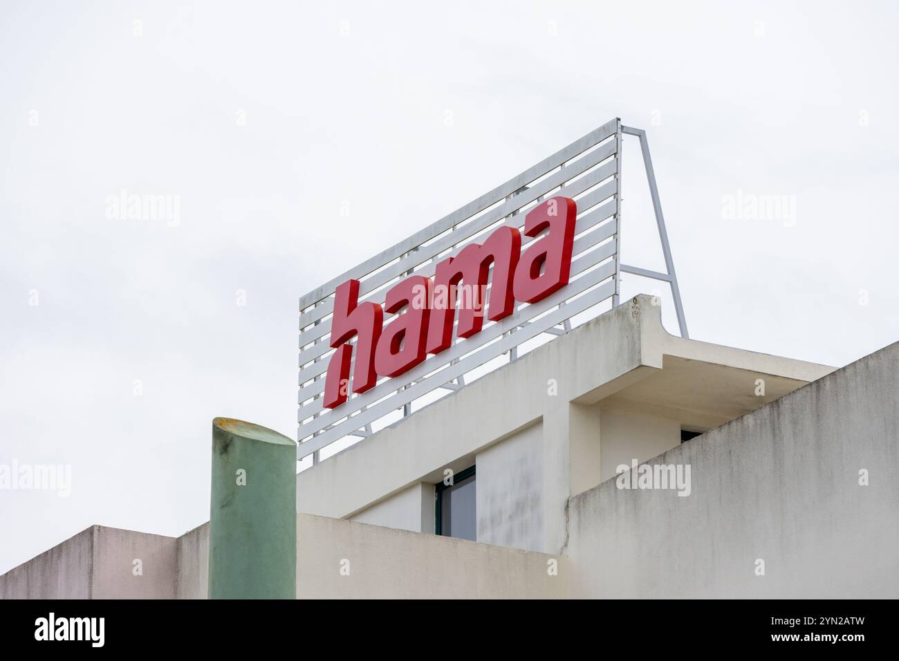 Sky gaming logo hi-res stock photography and images - Alamy