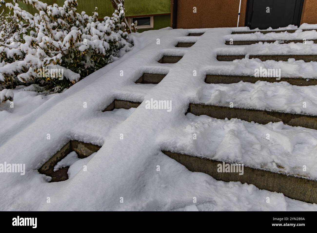 Wheelchair ramp house hi-res stock photography and images - Alamy