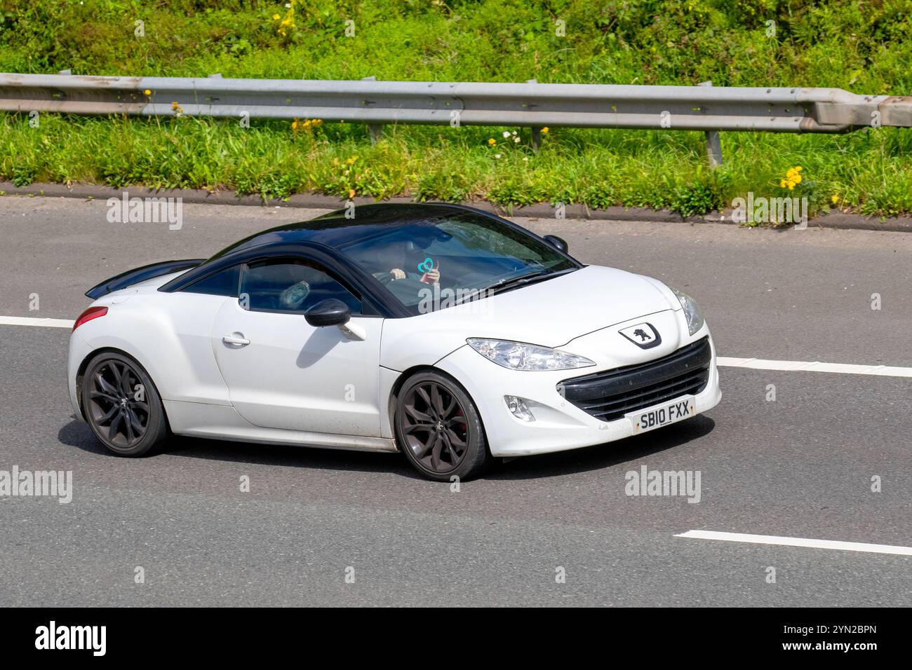 Peugeot rcz gt hdi white hi-res stock photography and images - Alamy