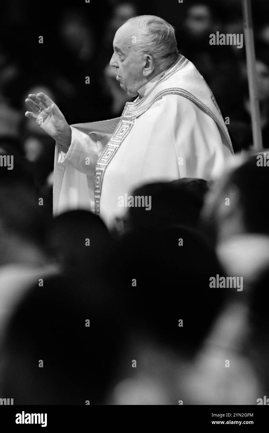 Vatican, Pope Francis celebrates mass at the 39th edition of World ...