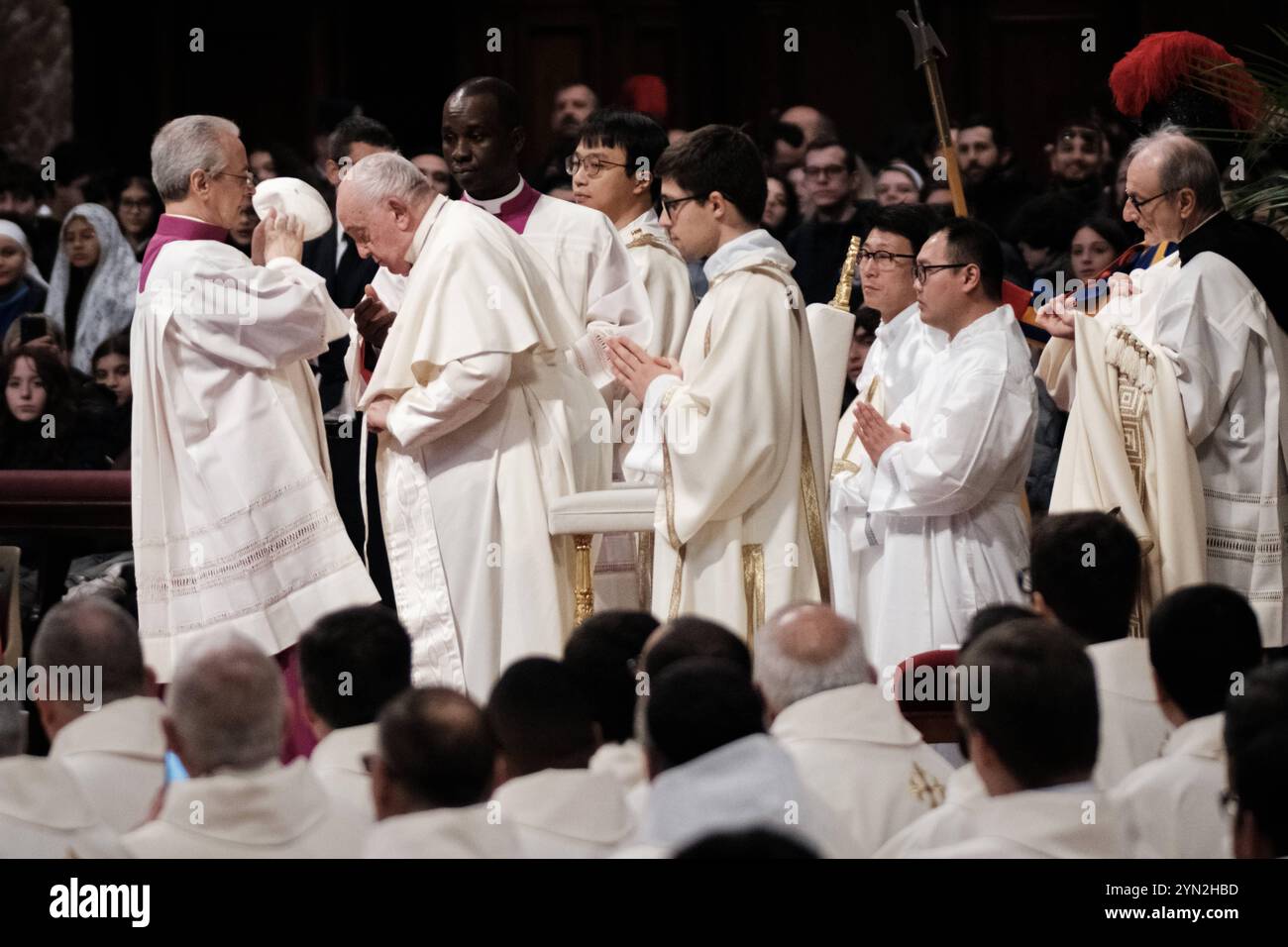 Vatican, Pope Francis celebrates mass at the 39th edition of World ...