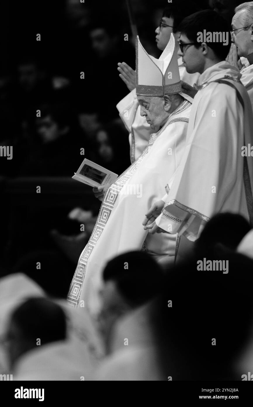 Vatican, Pope Francis celebrates mass at the 39th edition of World ...