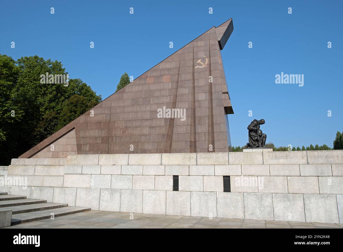 Soviet War Memorial, Treptower Park, Berlin, Germany Stock Photo - Alamy