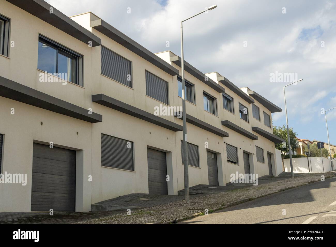 Featuring simple buildings hi-res stock photography and images - Alamy
