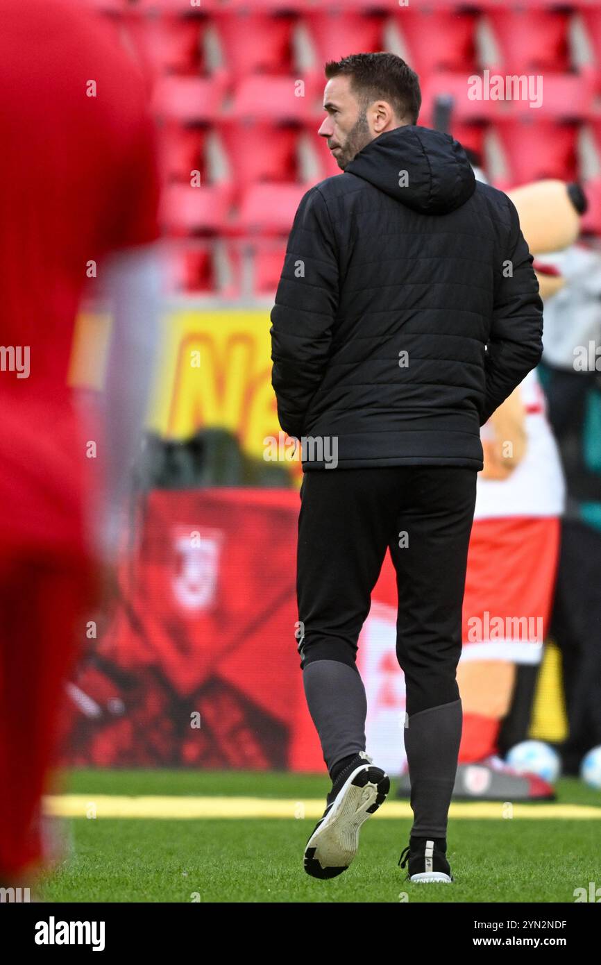 Regensburg, Germany. 24th Nov, 2024. Soccer: Bundesliga 2, Jahn ...