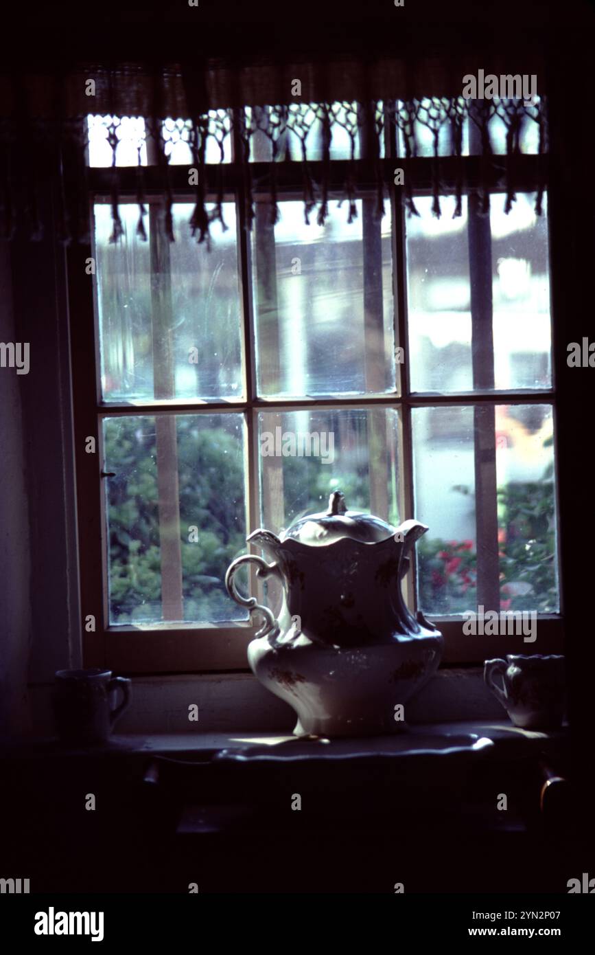 Phoenix living history museum window display hi-res stock photography ...