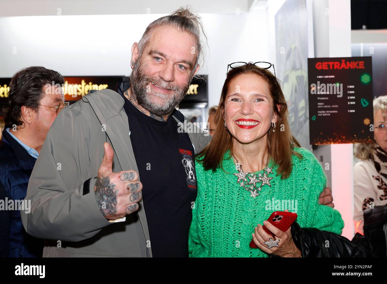 Ralf Seeger und Angela Walentowski beim Start der zweiten Kunst-Aktion ...