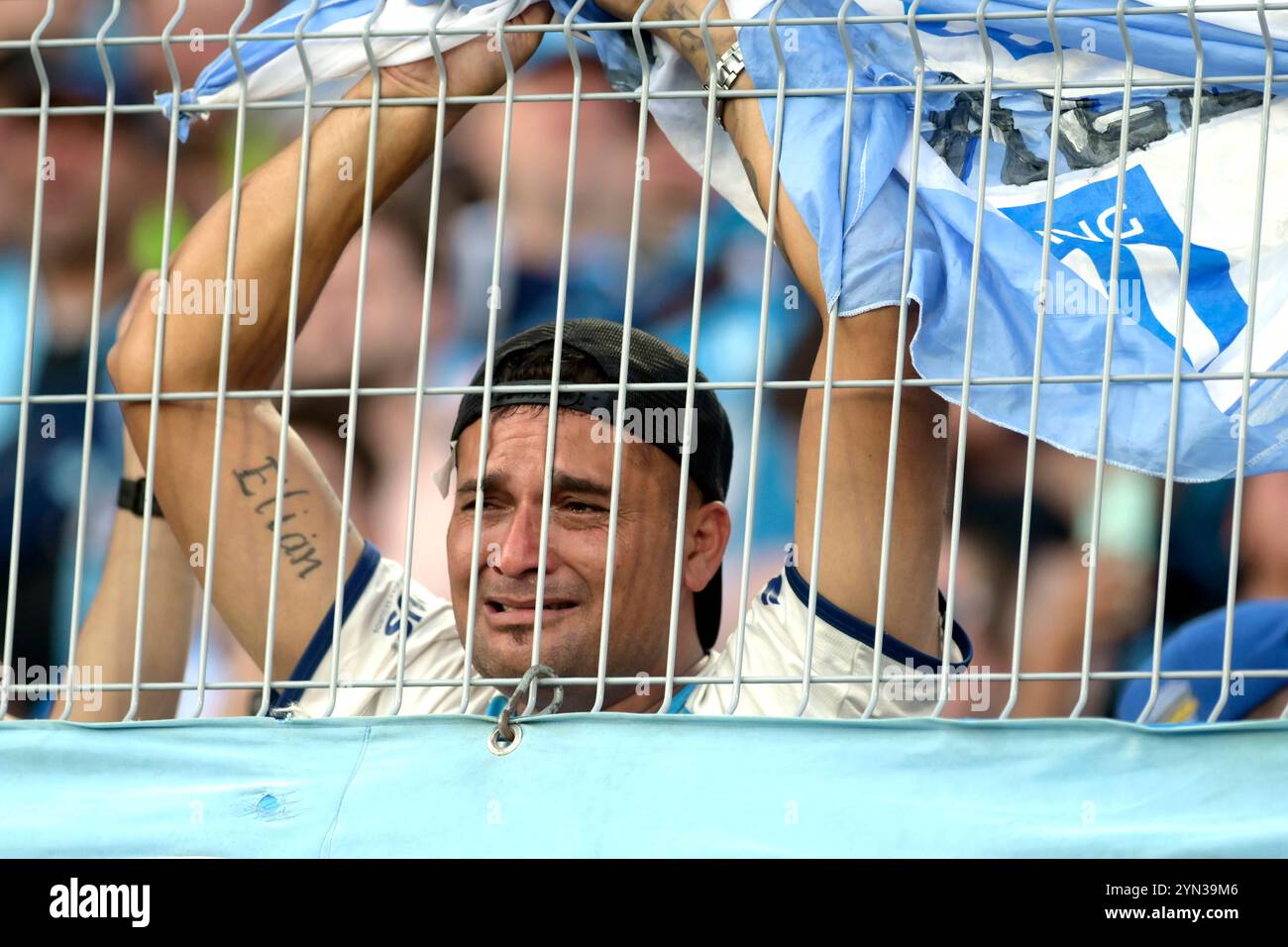 Copa sudamericana 2024 racing fan hi-res stock photography and images ...