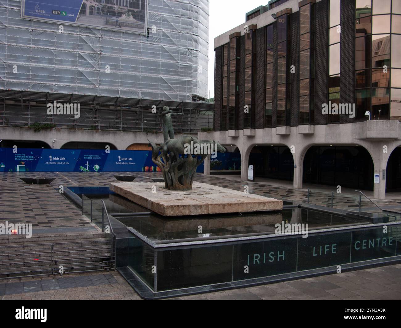 Fountain, Irish Life Centre, Dublin Stock Photo - Alamy