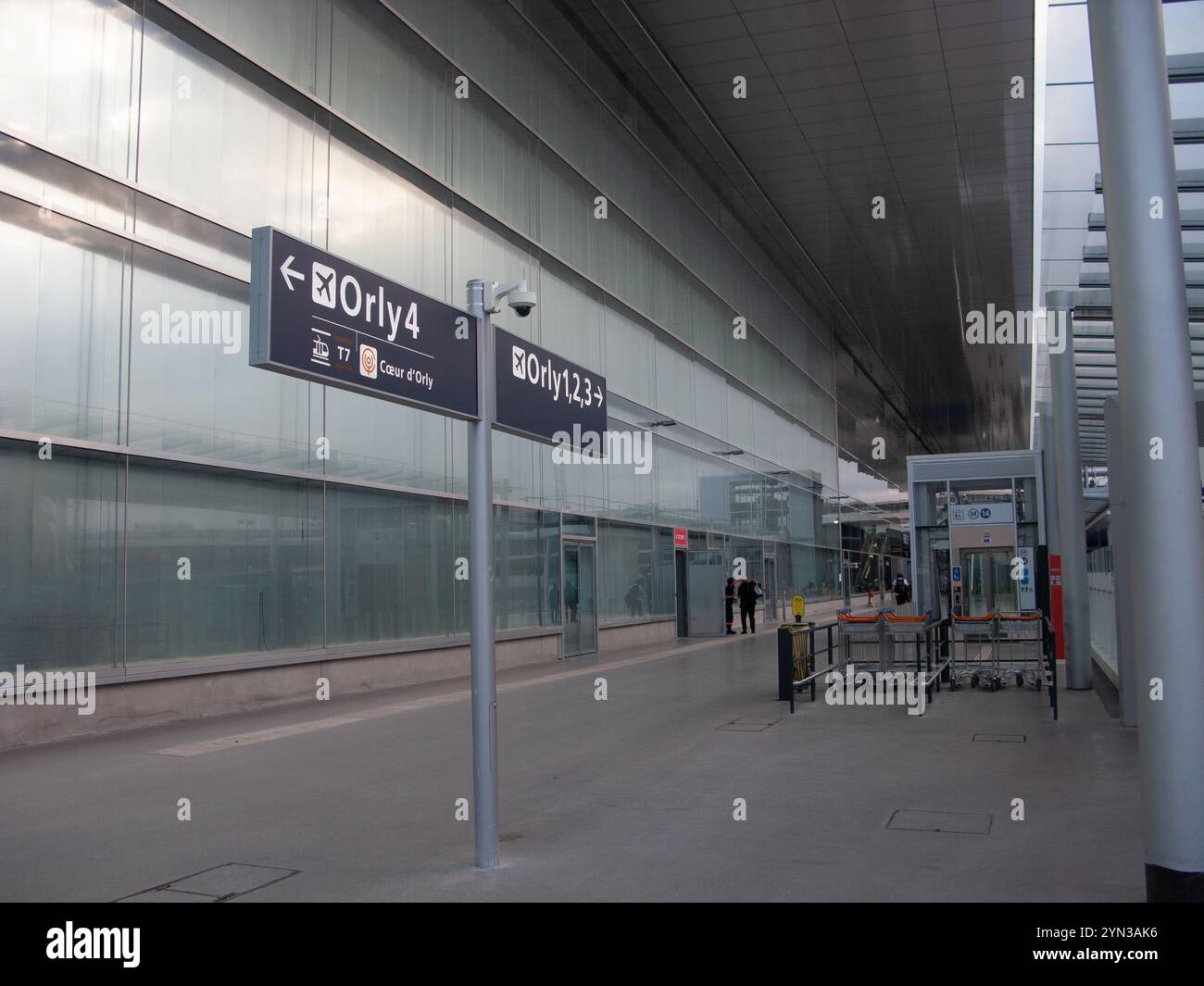 Line 14 metro paris hi-res stock photography and images - Alamy