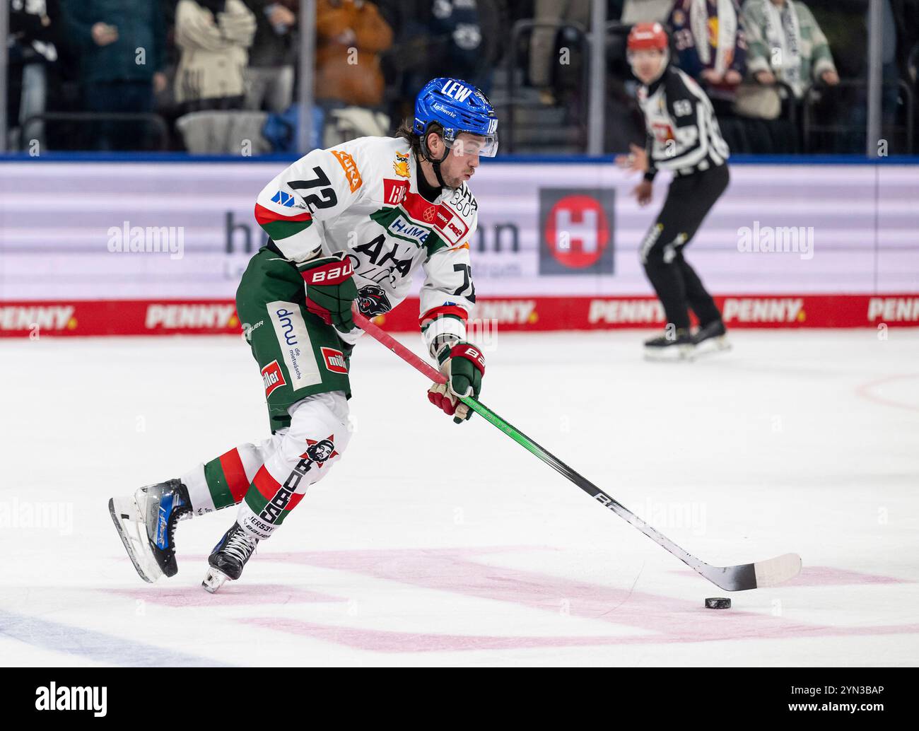 Muenchen, Deutschland. 23rd Nov, 2024. Riley McCourt (Augsburger ...
