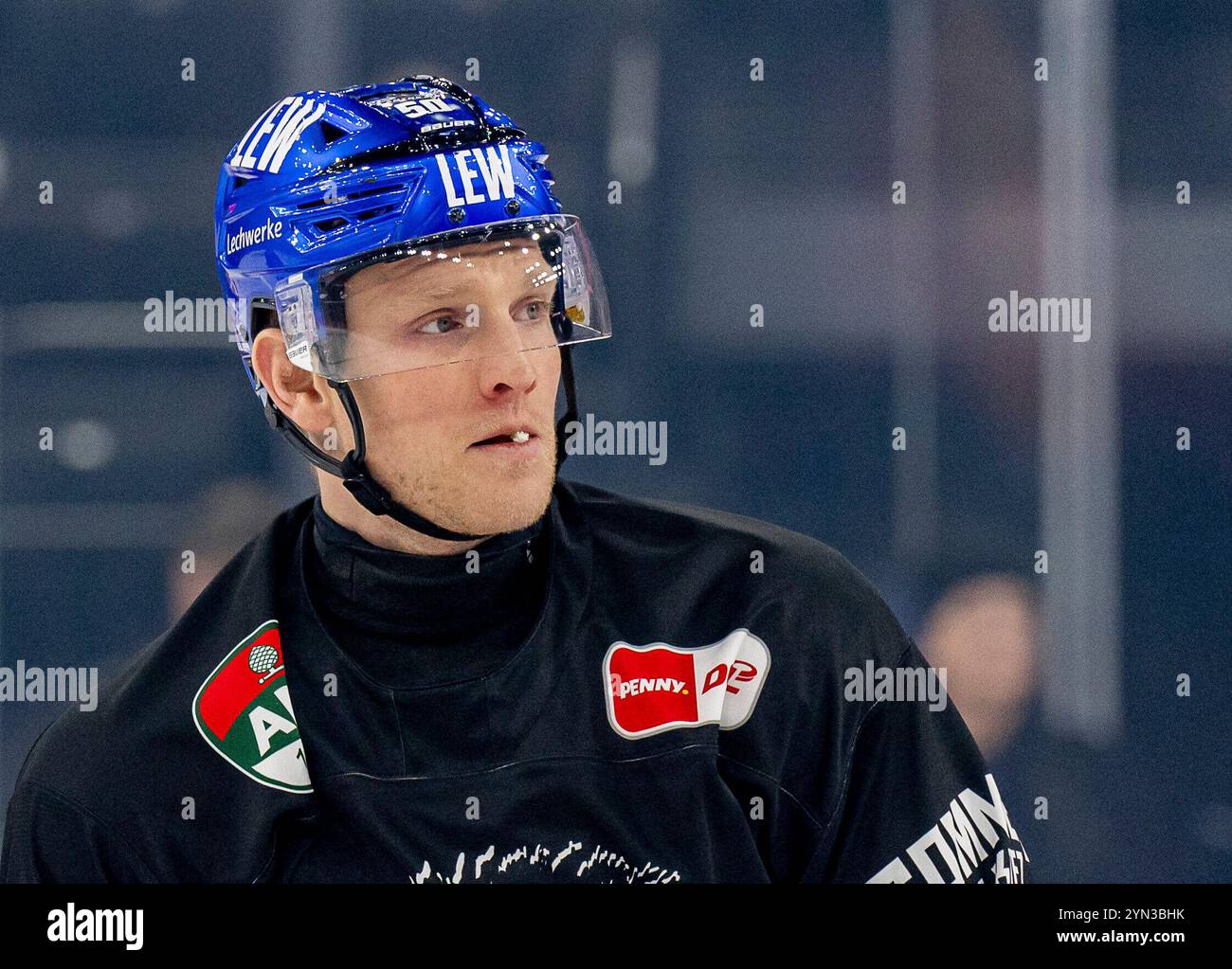 Muenchen, Deutschland. 23rd Nov, 2024. Alexander Oblinger (Augsburger ...