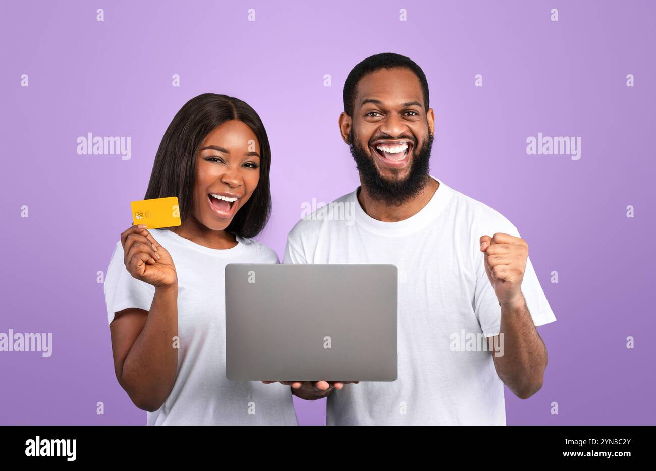 Black woman computer fist hi-res stock photography and images - Alamy