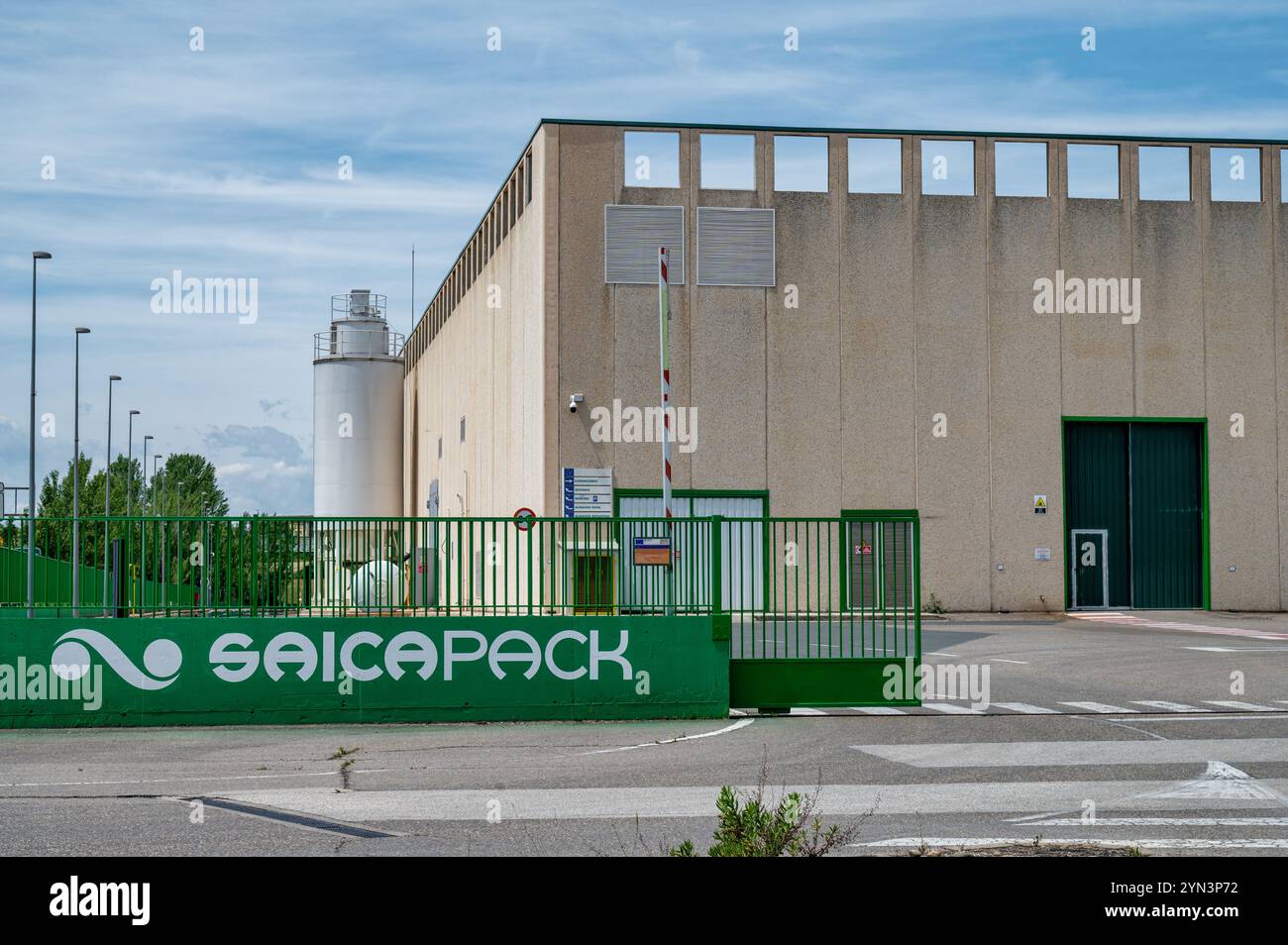 Saica pack factory hi-res stock photography and images - Alamy
