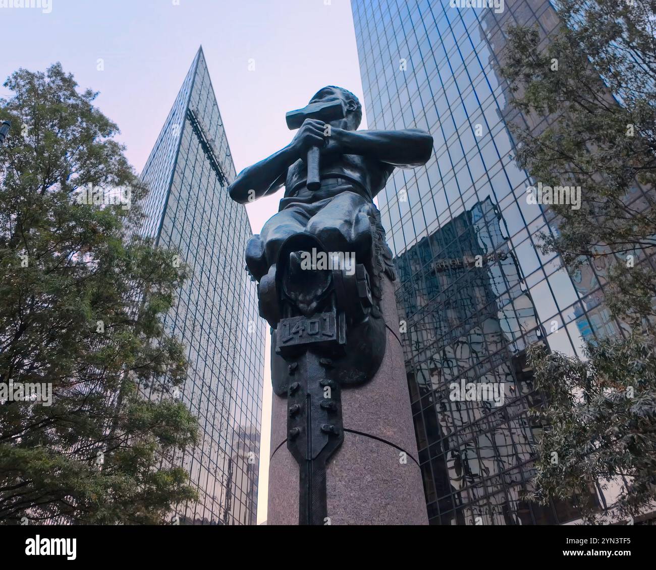 Sculpture at Independence Square in Charlotte NC - CHARLOTTE, UNITED ...
