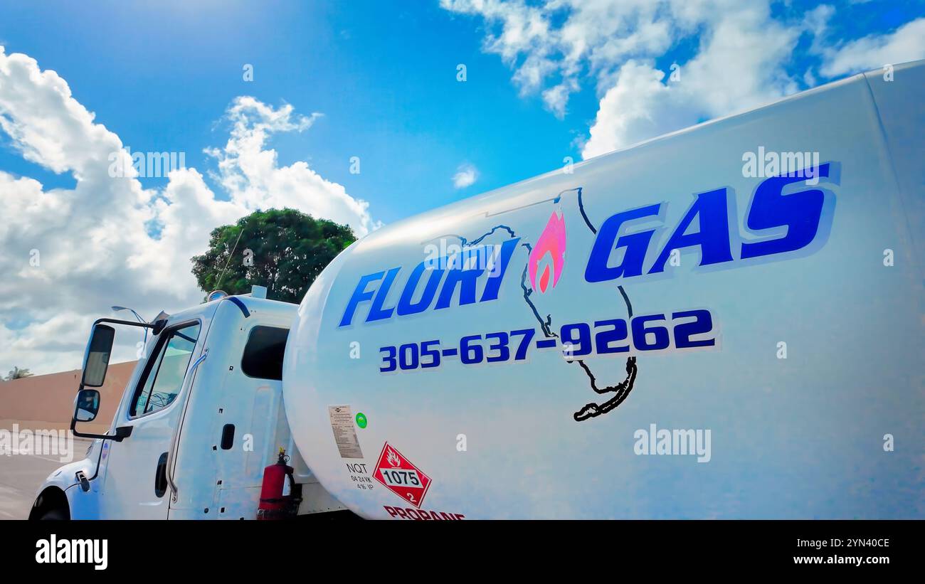 Florigas truck on the highway in Miami - MIAMI, UNITED STATES ...