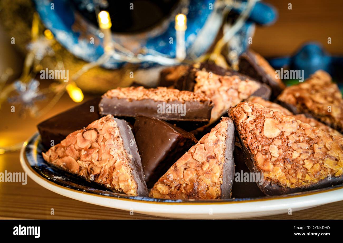 Walnut corners hi-res stock photography and images - Alamy