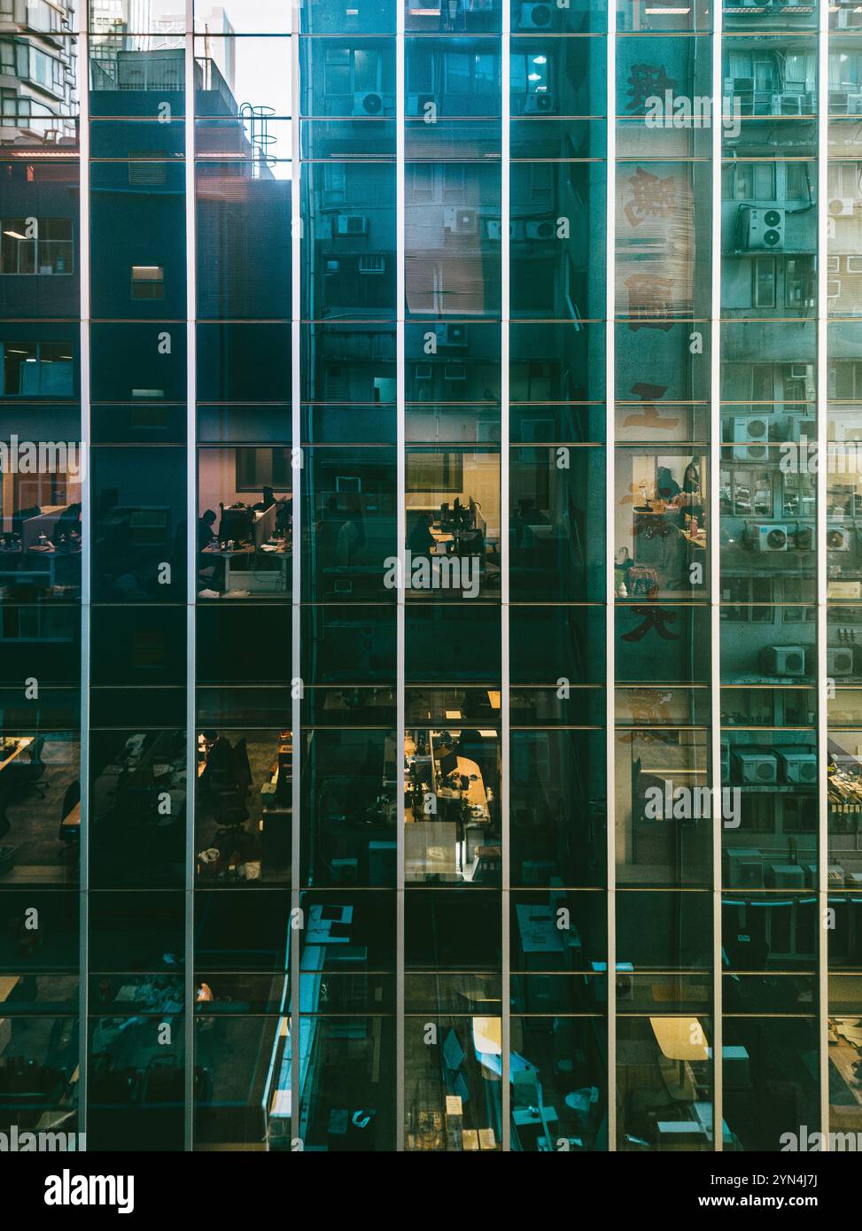 Urban workspaces hi-res stock photography and images - Alamy