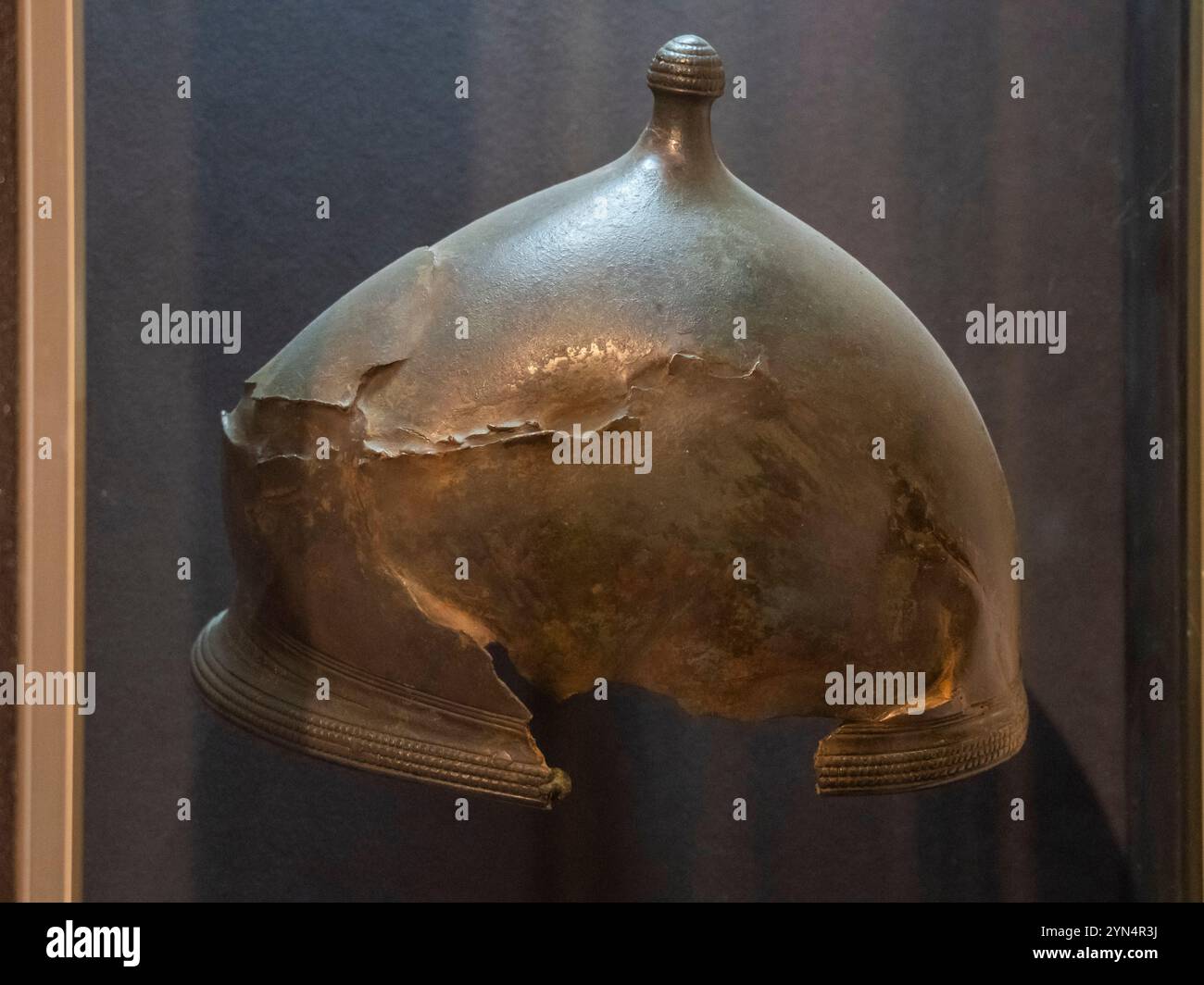 Montefortino type helmet, Etruscan-Italic bronze helmet, 2nd century BC ...
