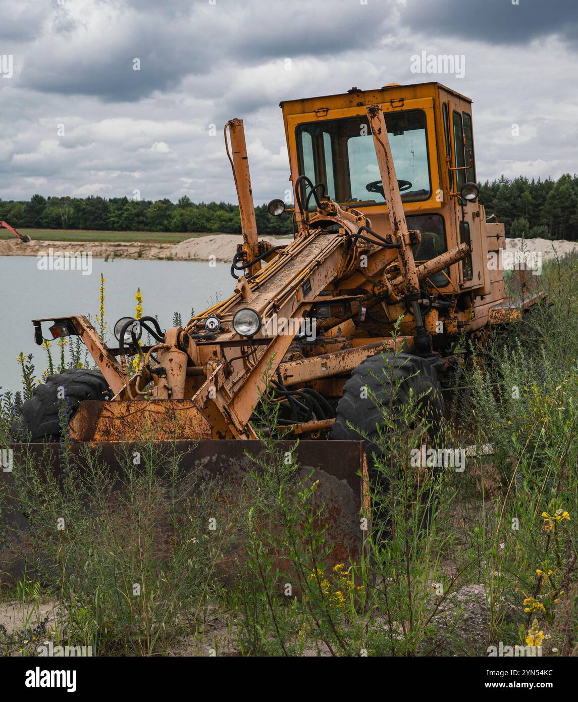 old and abandoned heavy construction equipment Stock Photo - Alamy