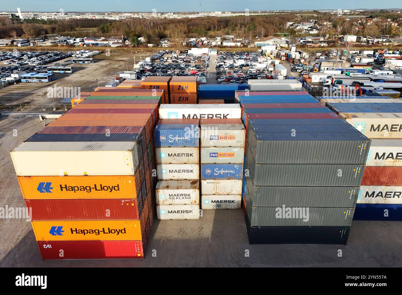 Themenbild Deutsche Wirtschaft,Export / Containerdepot Container ...