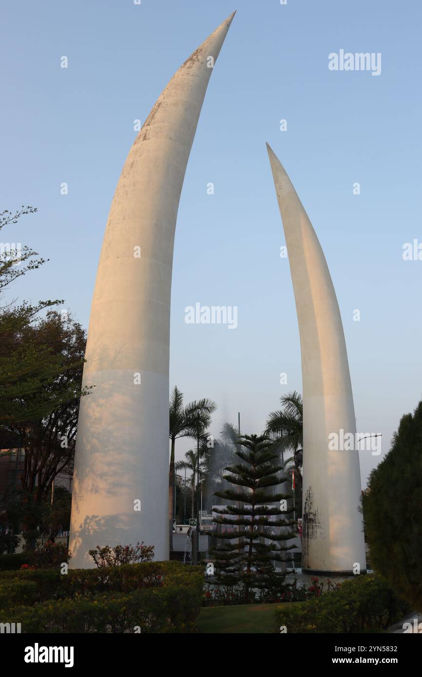 Tusks images hi-res stock photography and images - Alamy