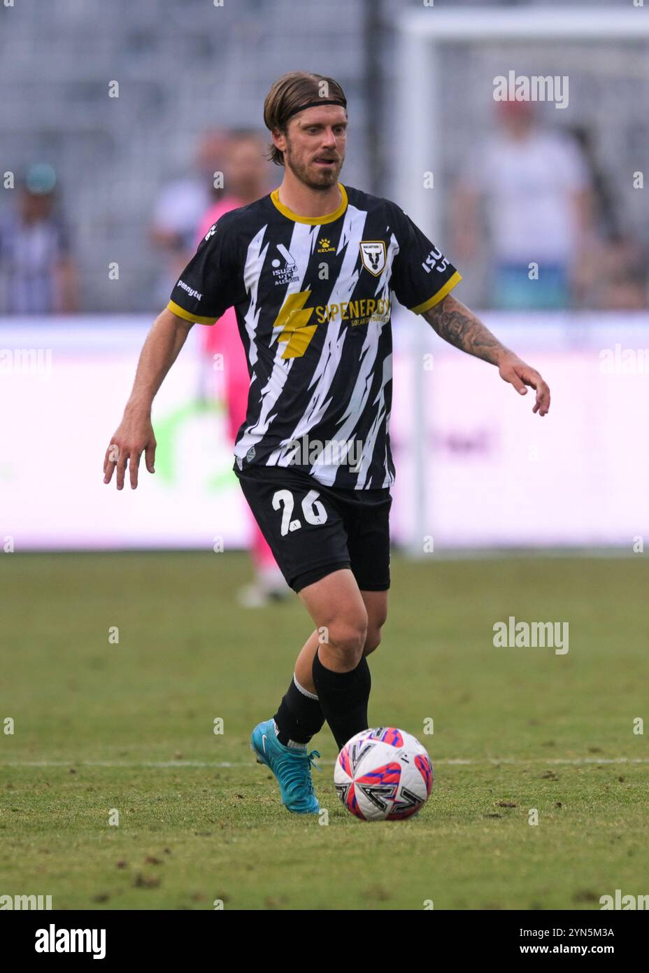 Paddington, Australia. 24th Nov, 2024. Nathan Luke Brattan of Macarthur ...