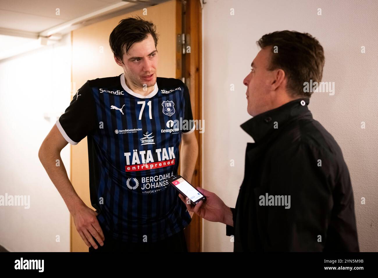 241124 Helsingborgs Christoffer Andersson under en intervju efter slutsignalen under ...