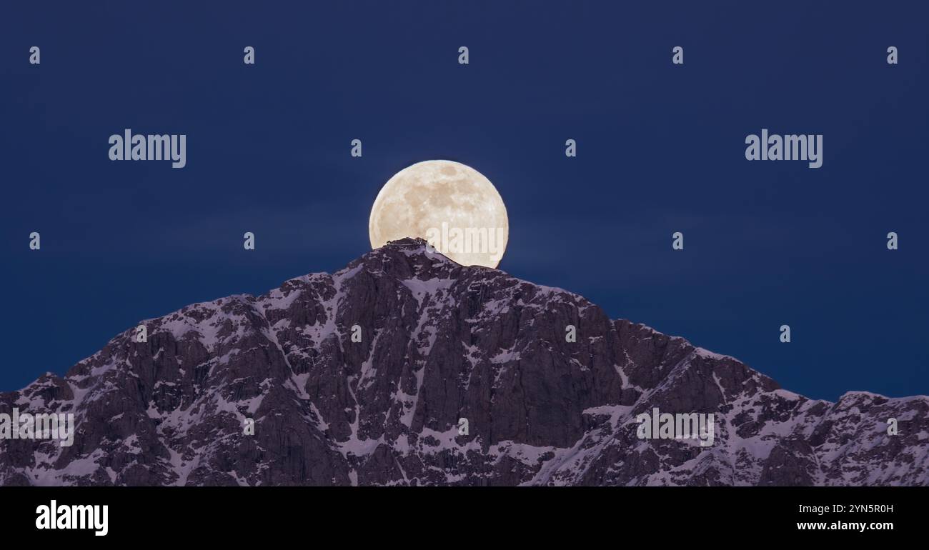 Luna sorge hi-res stock photography and images - Alamy