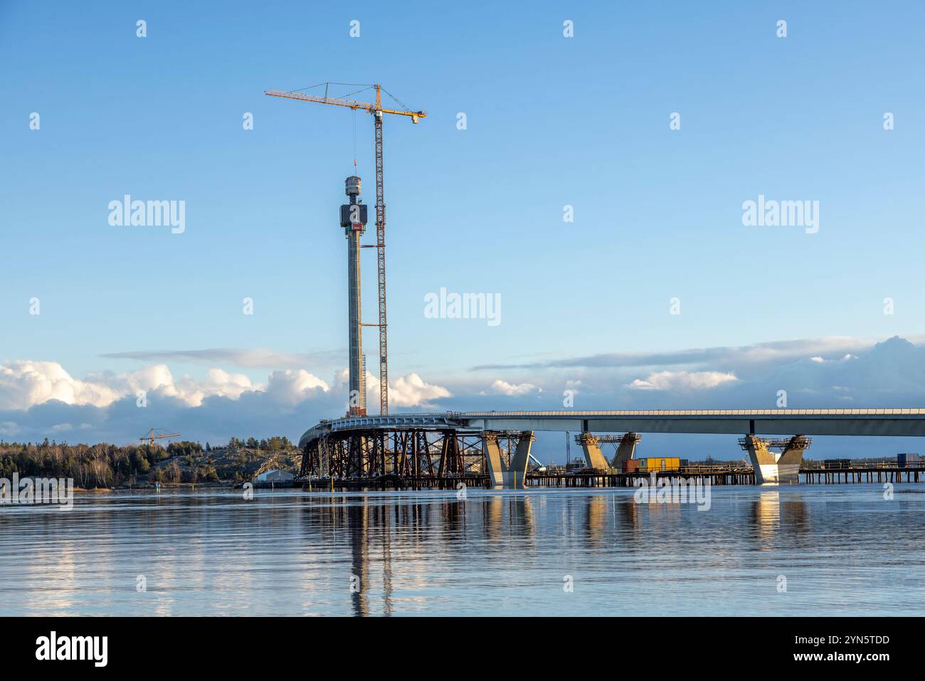 Light traffic Kruunuvuori bridge between Korkeasaari island and ...