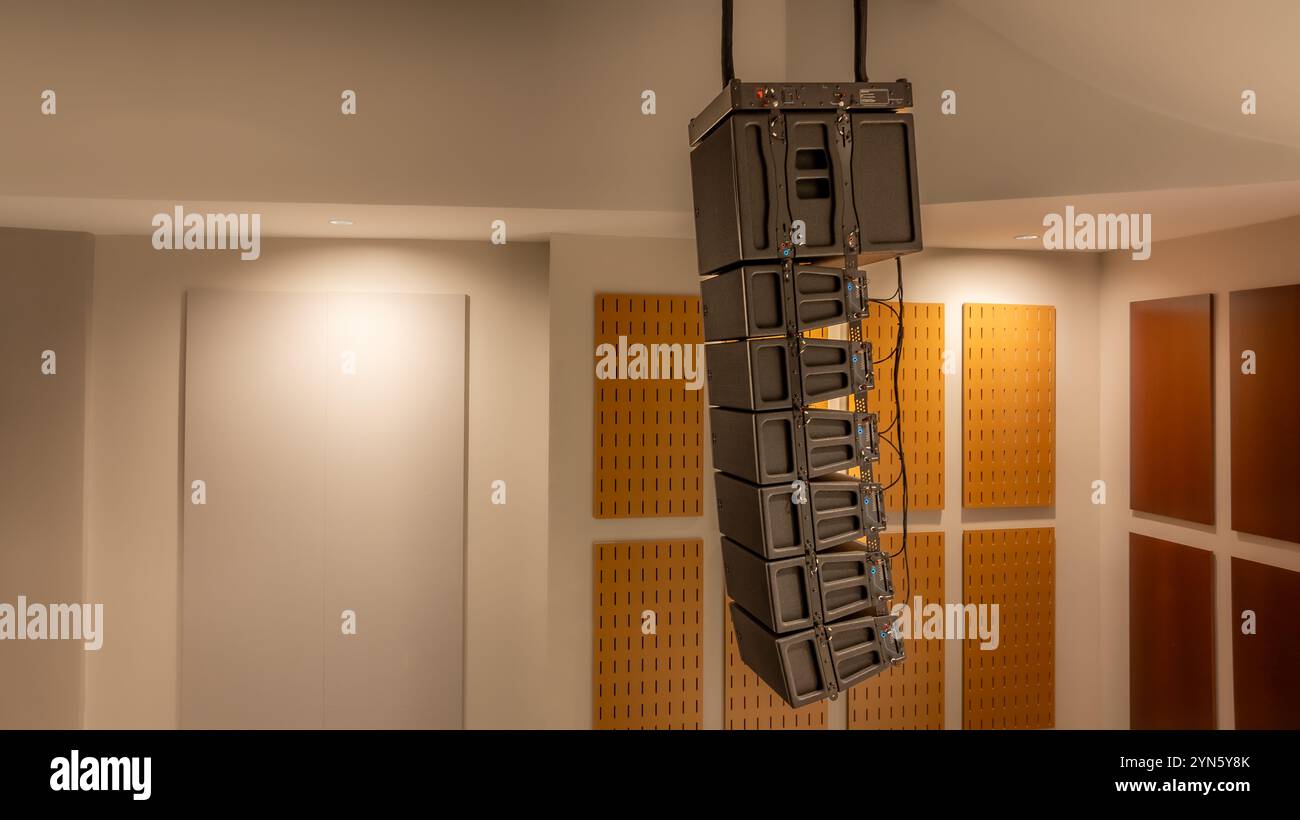 Ceiling mounted speaker hi-res stock photography and images - Alamy