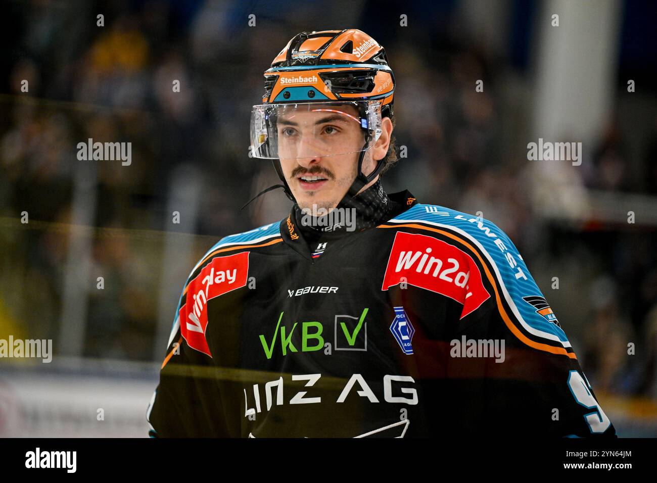 Linz, Austria. 24th Nov, 2024. LINZ, AUSTRIA -NOVEMBER 24: Luka Maver ...